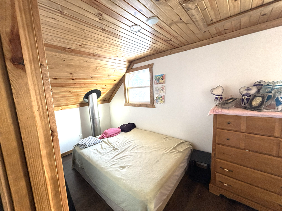 Stunning Hand-Crafted Amish Home — North of Anabel, Macon County, MO