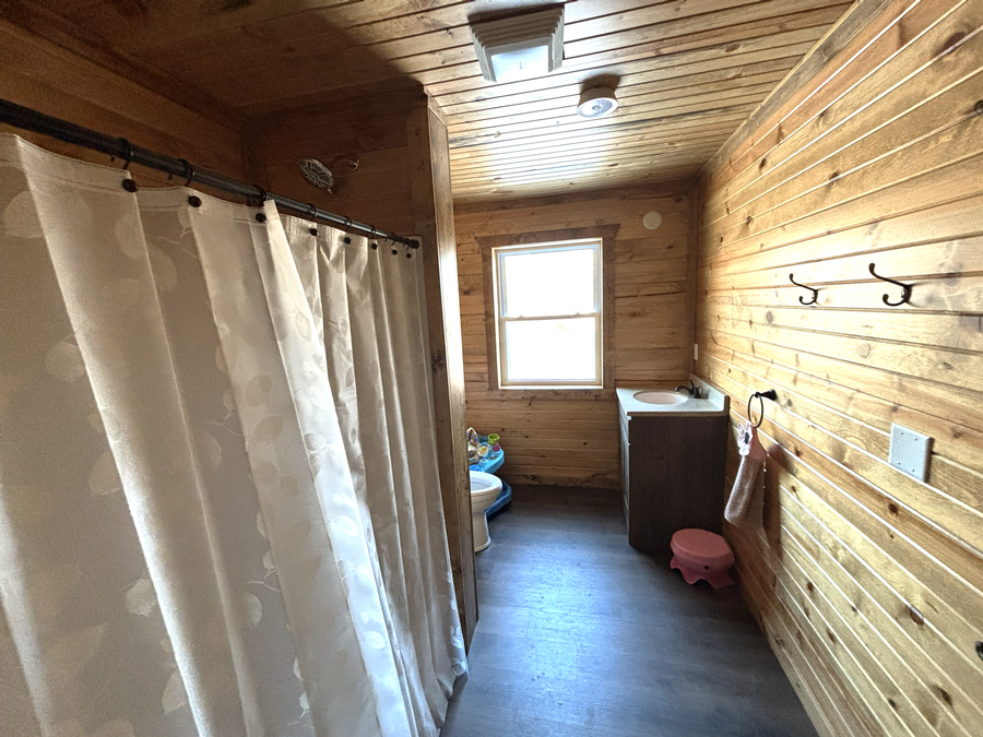 Stunning Hand-Crafted Amish Home — North of Anabel, Macon County, MO