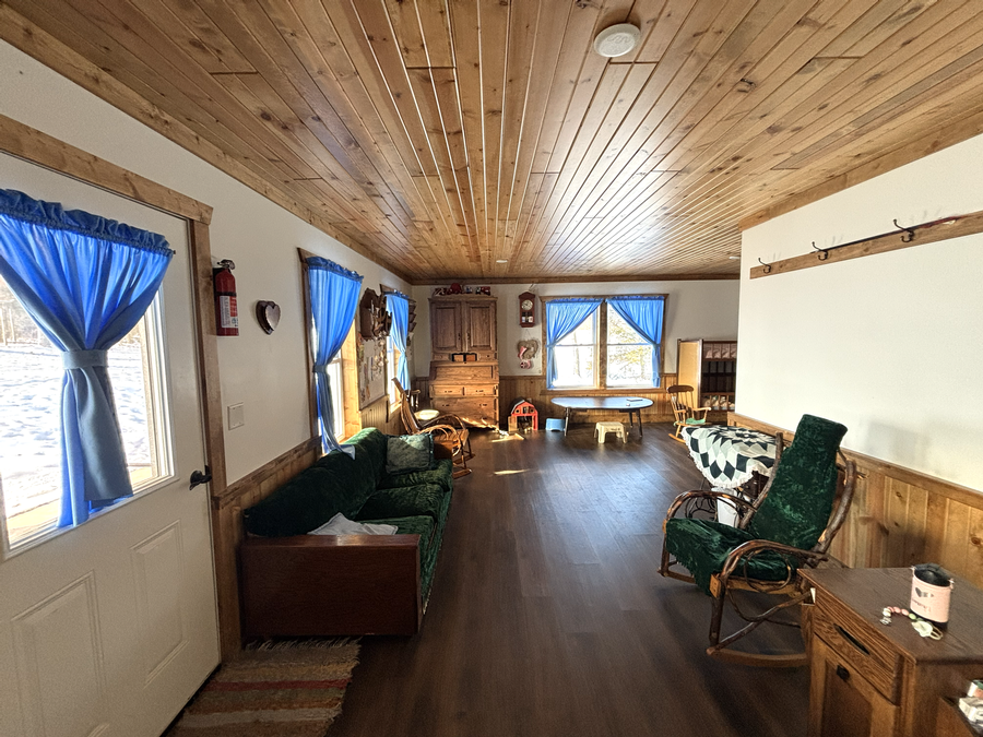Stunning Hand-Crafted Amish Home — North of Anabel, Macon County, MO