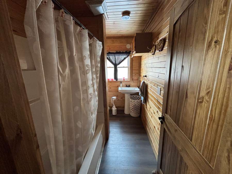 Stunning Hand-Crafted Amish Home — North of Anabel, Macon County, MO