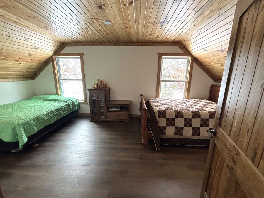Stunning Hand-Crafted Amish Home — North of Anabel, Macon County, MO